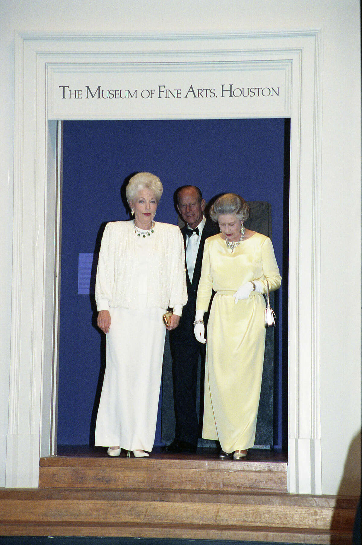 A look back Queen Elizabeth II's 1991 visit to Houston and the Johnson ...
