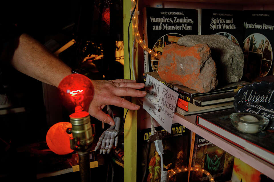 Annabelle and a video tour of the Warrens' Museum before Paracon