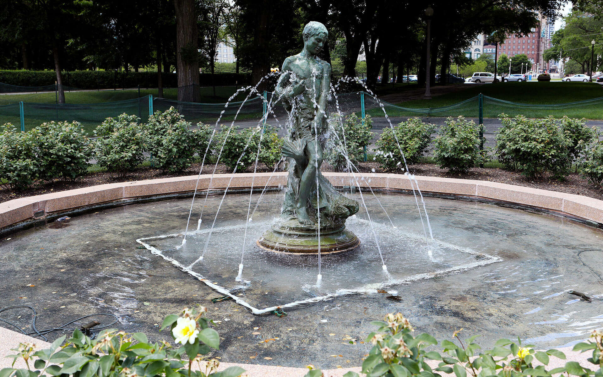 Sculptor Crunelle's work is monumental | Journal-Courier