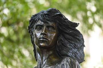 Alamo unveils first statues of African American figures of the Texas ...