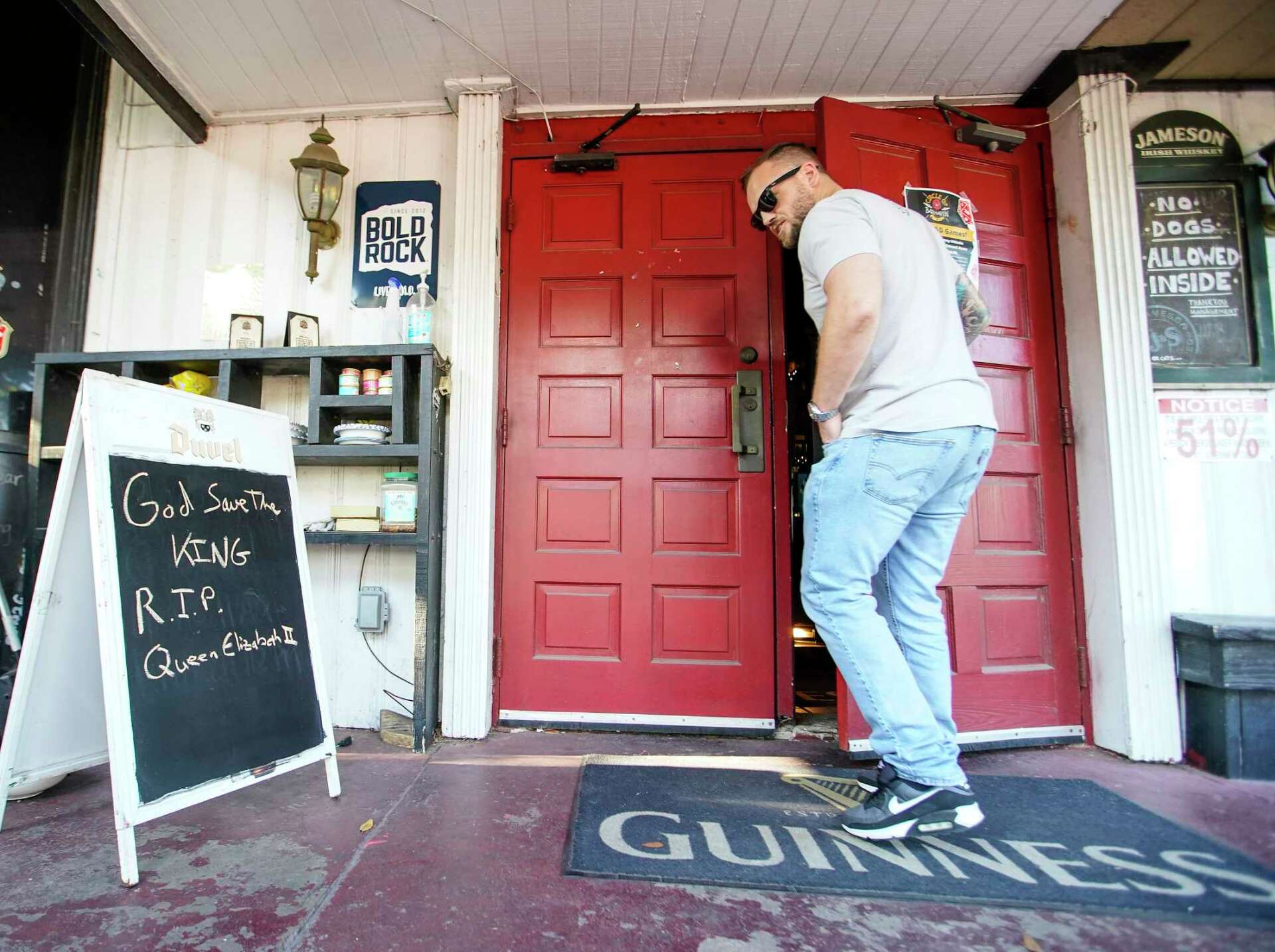 Houston's Lynn Wyatt, Kathy Whitmire remember Queen Elizabeth