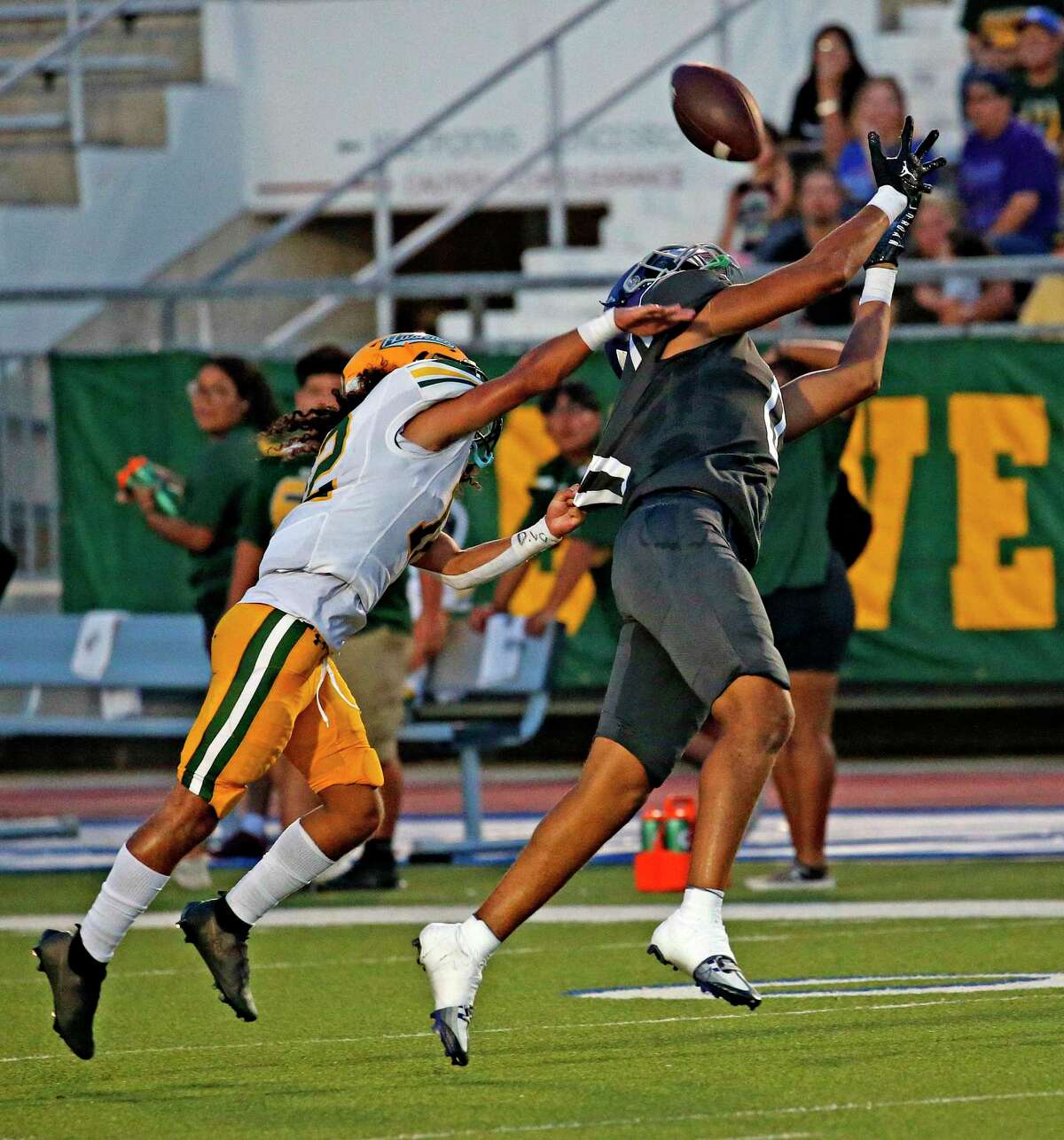 High school football: Warren 63, Holmes 0