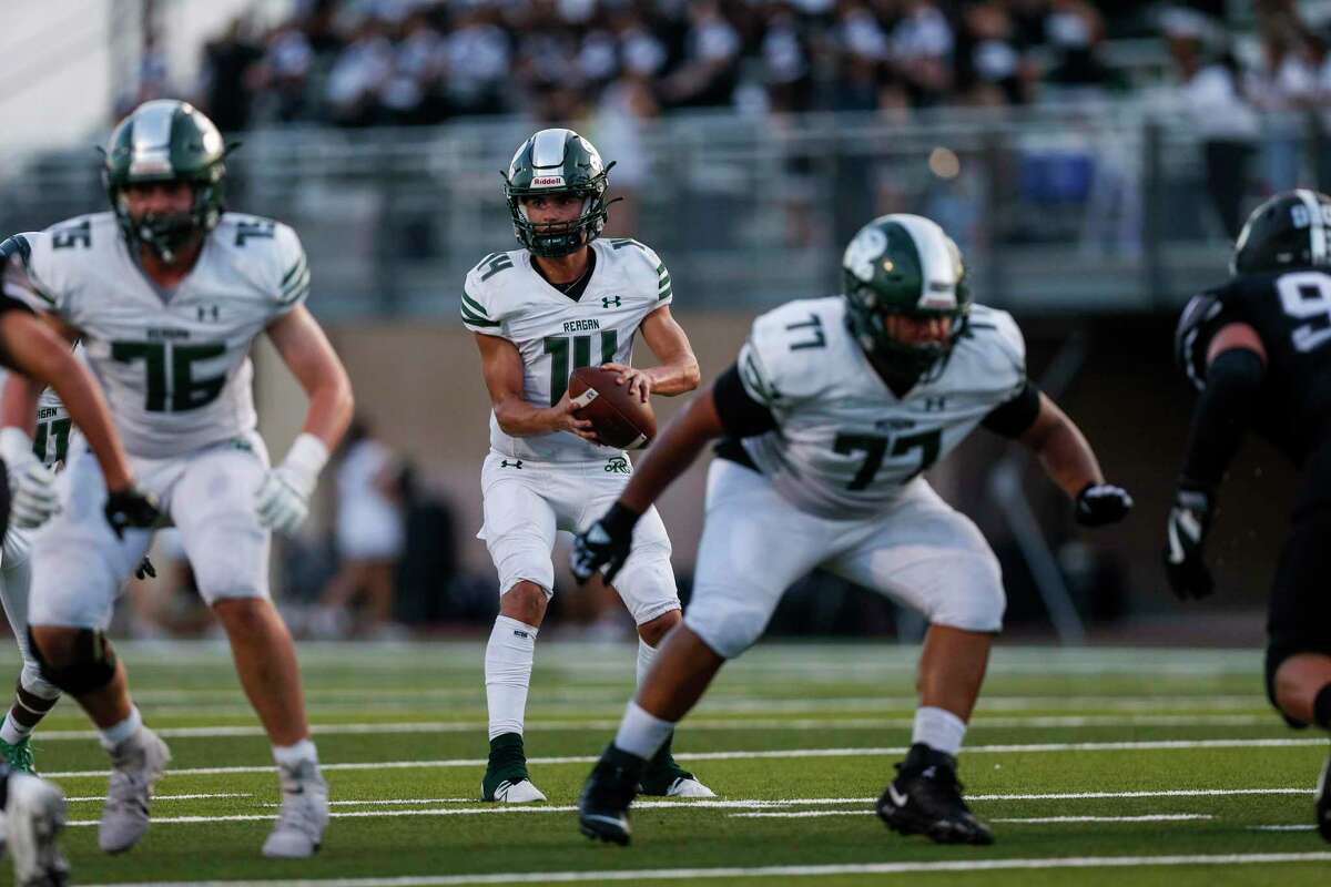 High school football: Reagan 35, Clark 10