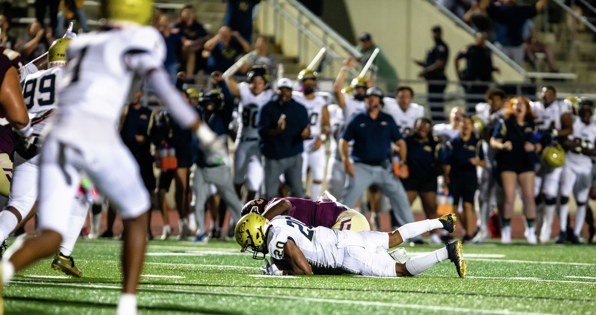 Klein Collins Tigers hold off Summer Creek Bulldogs