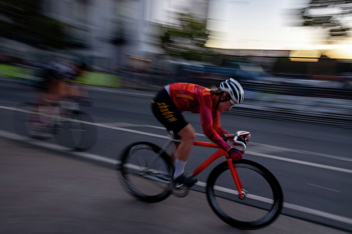 This wild bike race takes over SF's Mission District