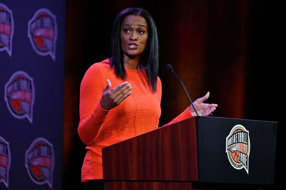 Swin Cash's jersey will hang alongside Rebecca Lobo and Ray Allen