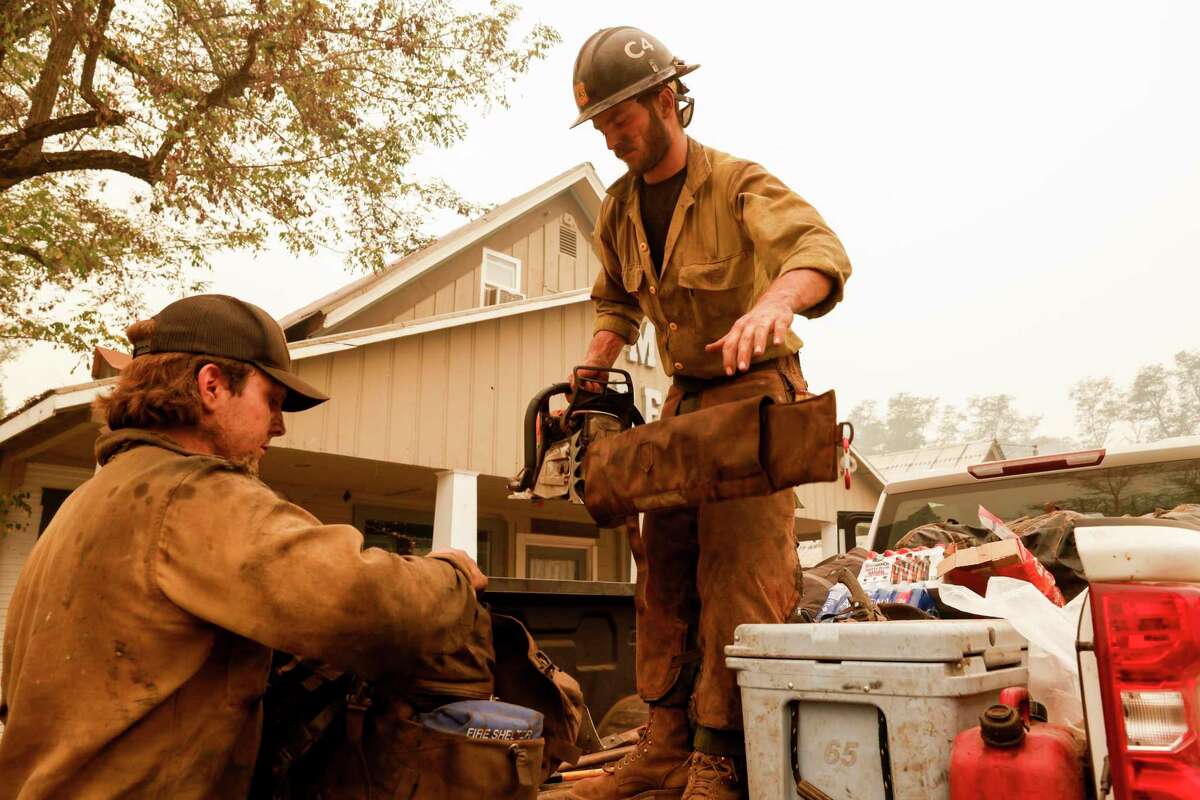 California fires: Mosquito Fire forces nearly 6,000 people to evacuate