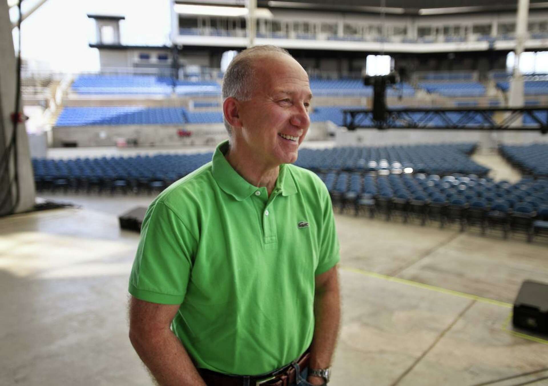 Bridgeport amphitheater team eyes re-opening downtown Majestic, Poli ...