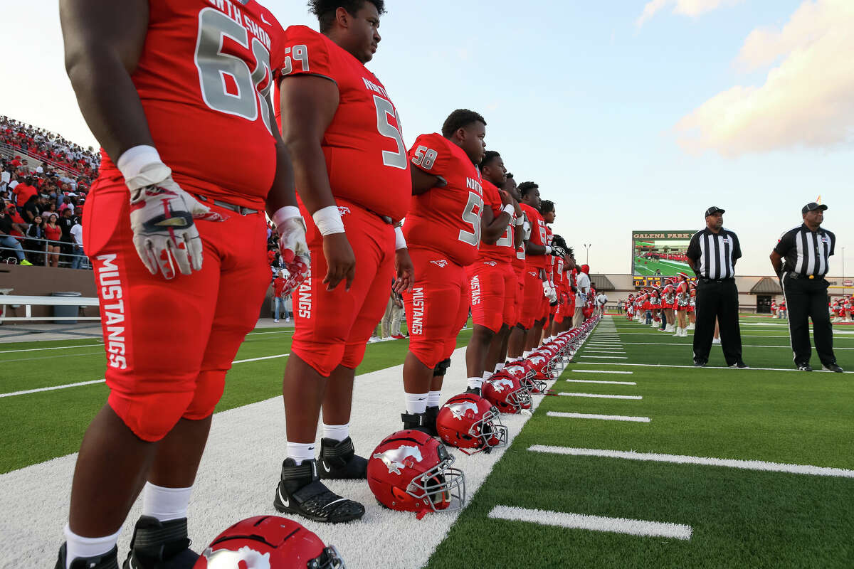 North Shore Mustangs take down Westfield to remain perfect North Shore Mustangs take down Westfield to remain perfect