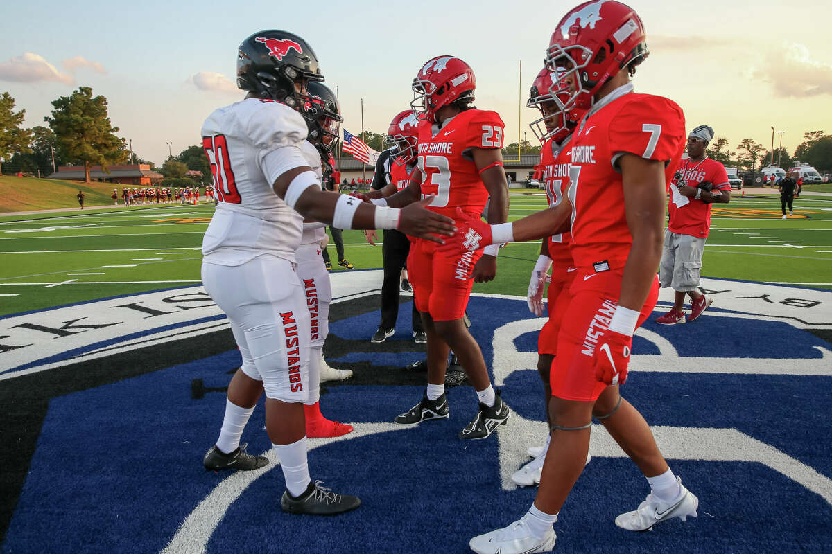 North Shore Mustangs take down Westfield to remain perfect