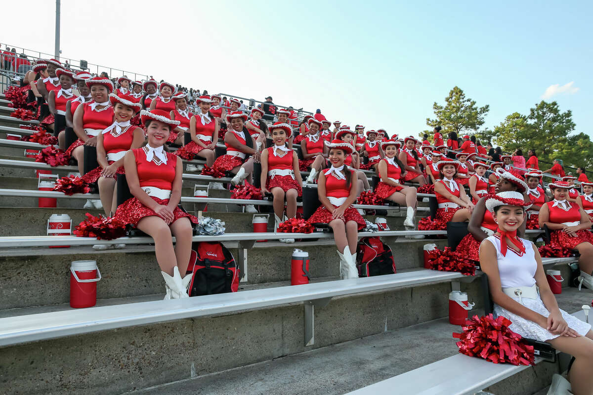 North Shore Mustangs take down Westfield to remain perfect