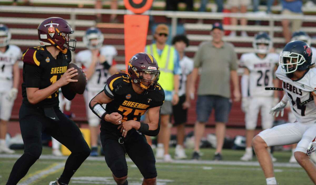 New Fairfield quarterback Justin McCormack leads Rebels over Sheehan.