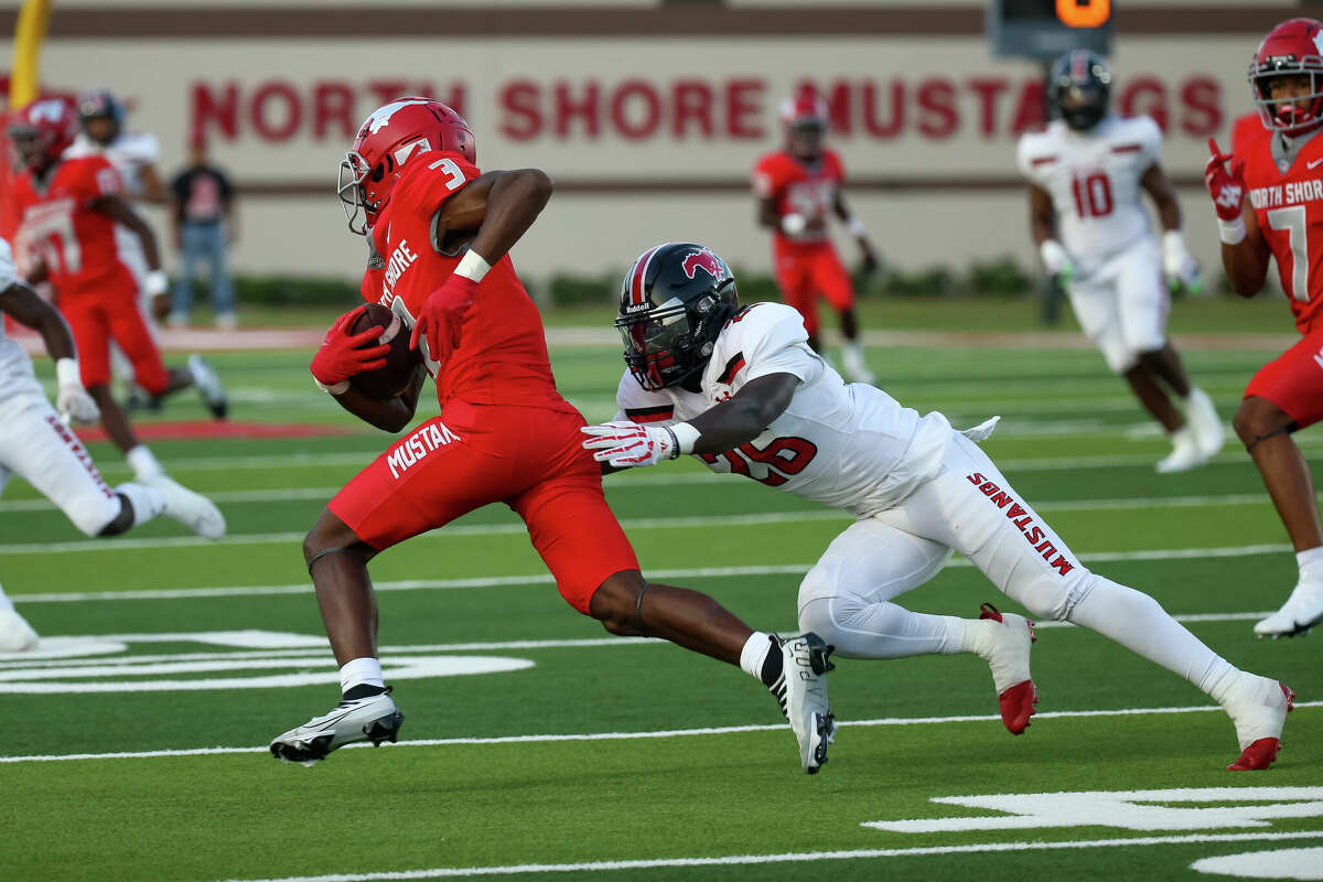 North Shore Mustangs take down Westfield to remain perfect