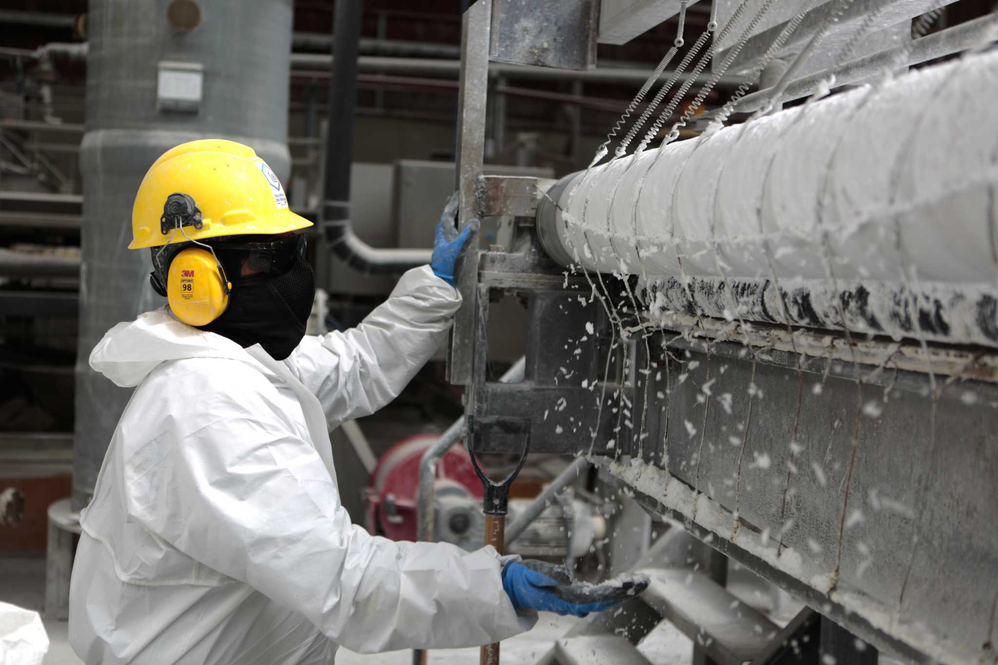 Tesla takes a step toward lithium refinery near Corpus Christi