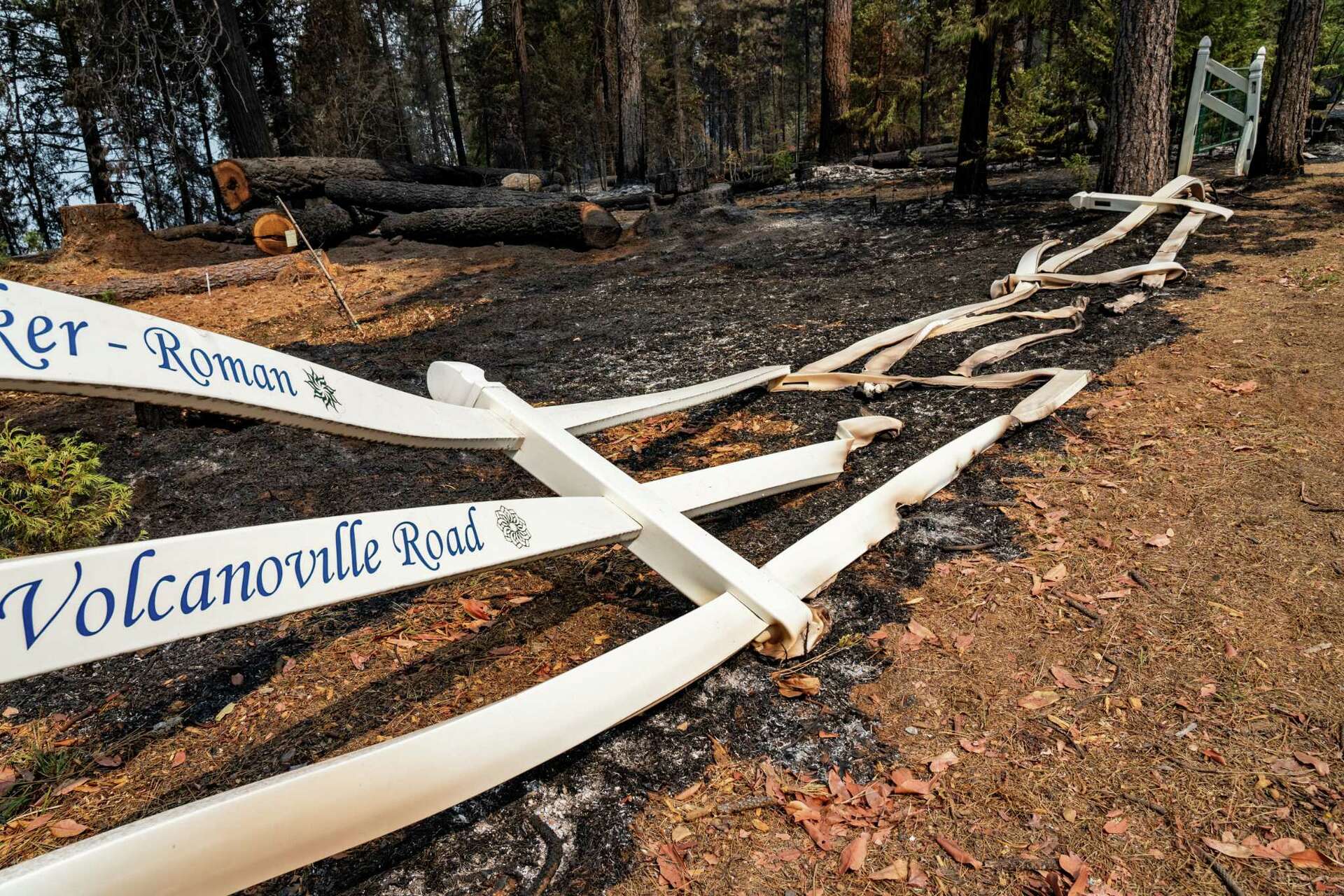California fires: Mosquito Fire bears down on Volcanoville