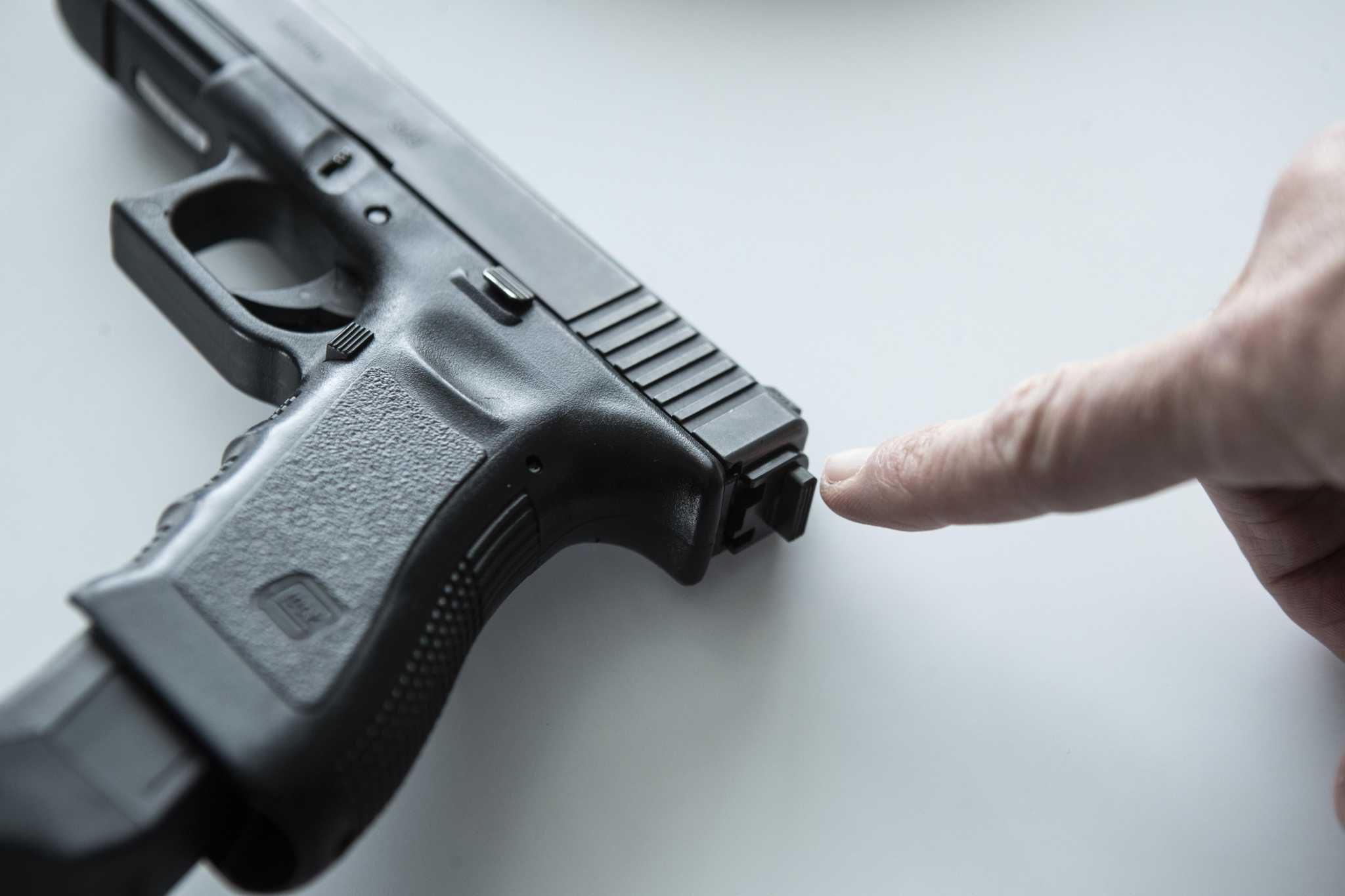 CT man sentenced for selling illegal guns, conspiring to sell fentanyl