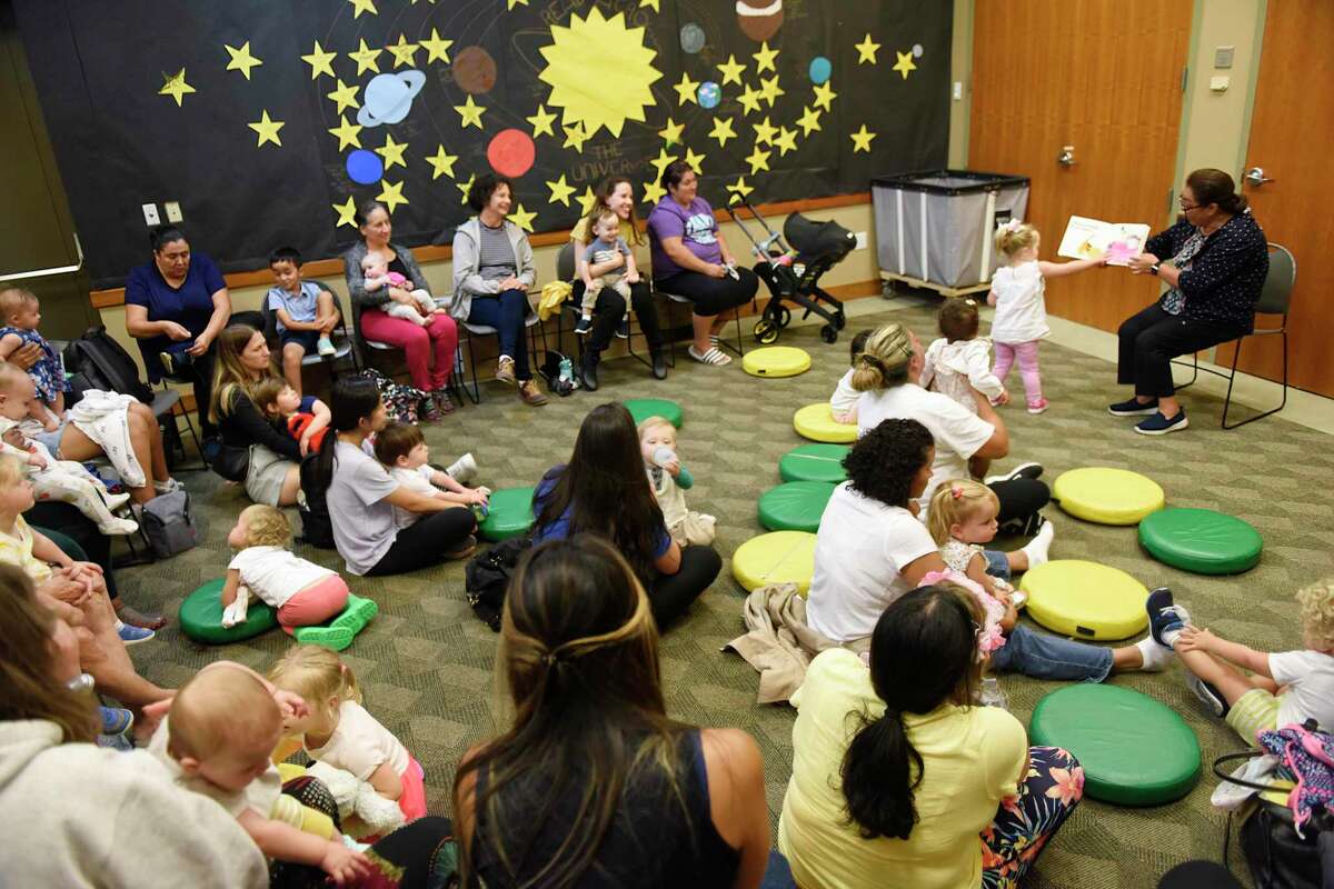 Greenwich’s Cos Cob Library draws a crowd to its popular weekly Spanish ...