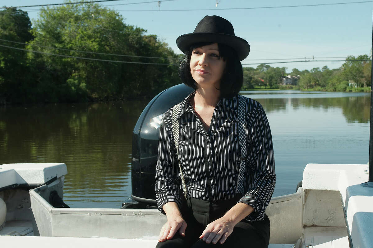 New Dickinson ghost tour shows off graveyard and other spooky sites ...