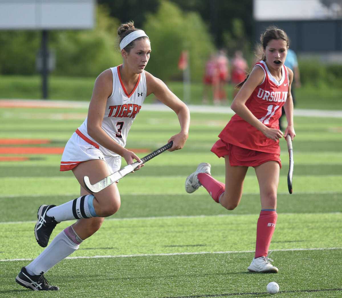Edwardsville, Ursuline Academy finish in tie