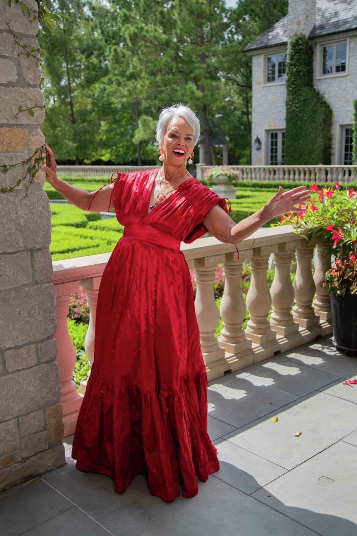 $1 million announcement at Chronicle 'Best Dressed' gown shoot