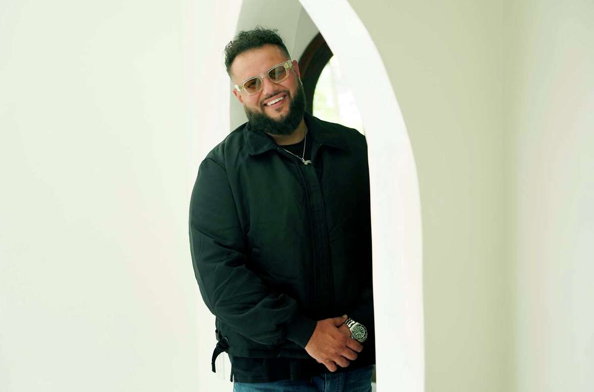 Mo Amer’s ‘Mo’ is a love letter to his heritage and Houston