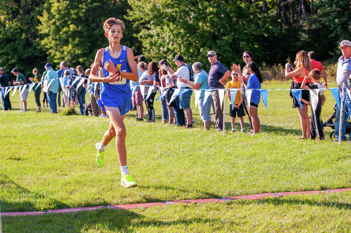 Power trio: Dow's big three sweep top spots at SVL meet
