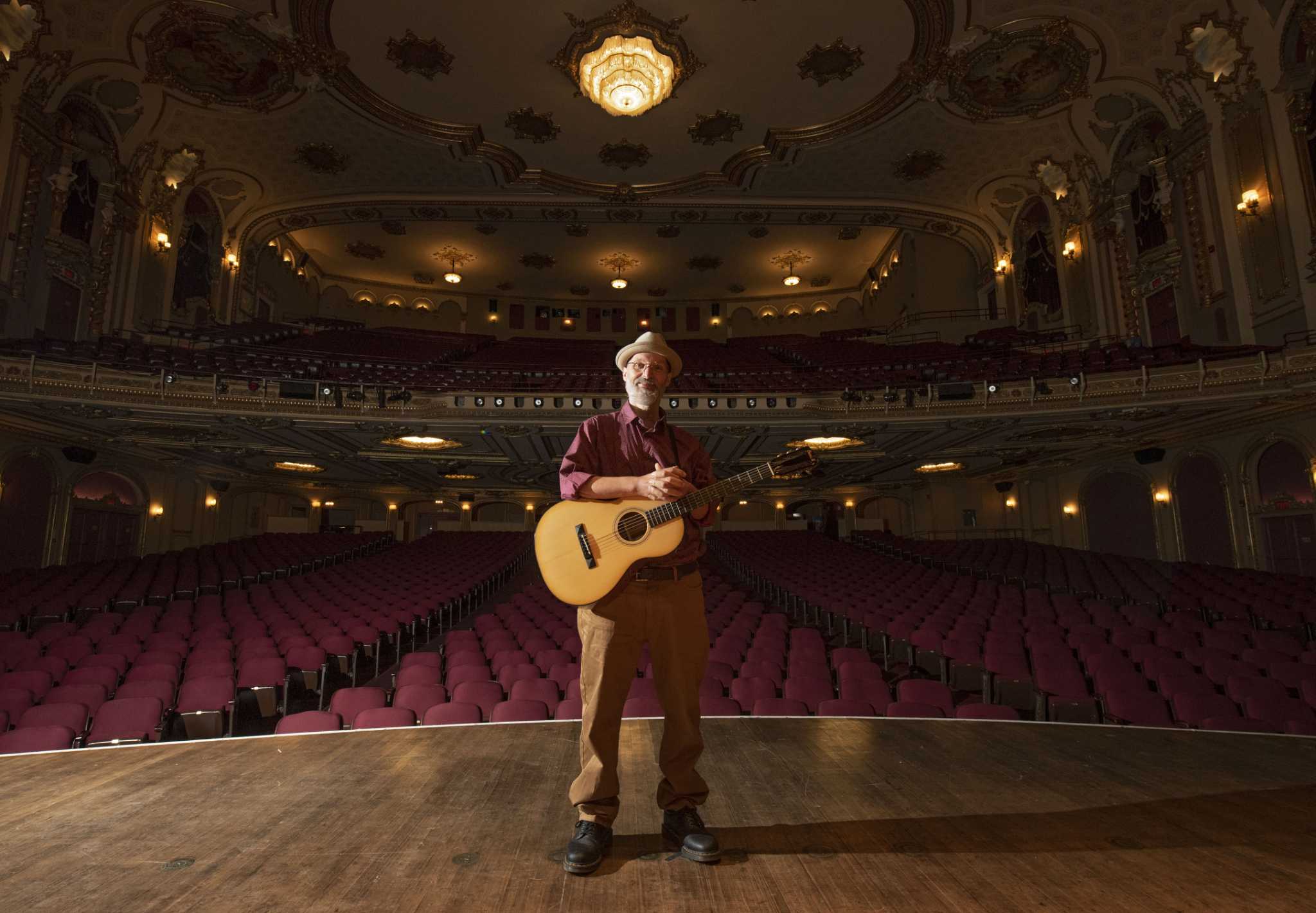 Michael Eck marks 40 years of music with new album