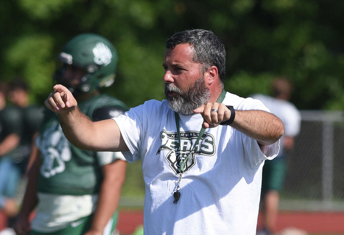 Pete Tucci, Sean Ireland return to lead Norwalk football in 2022