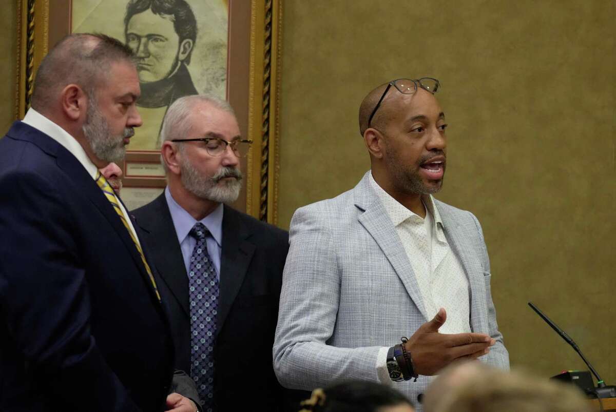 Bail bond siblings face continued scrutiny in Harris County meeting ...