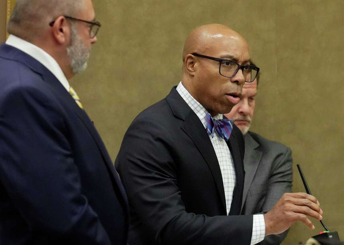 Bail bond siblings face continued scrutiny in Harris County meeting ...