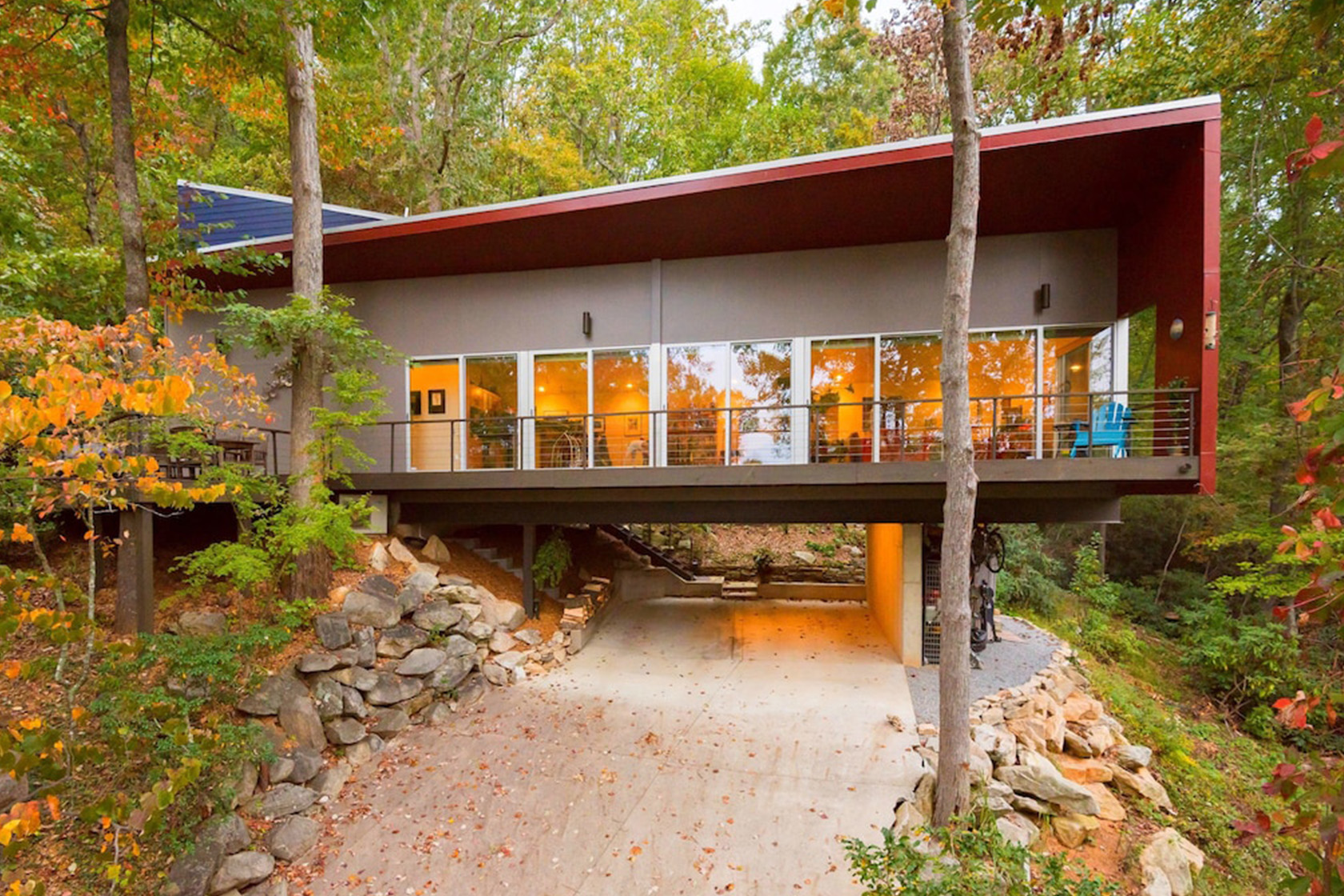 This modern 'treehouse' near Asheville is the perfect family escape