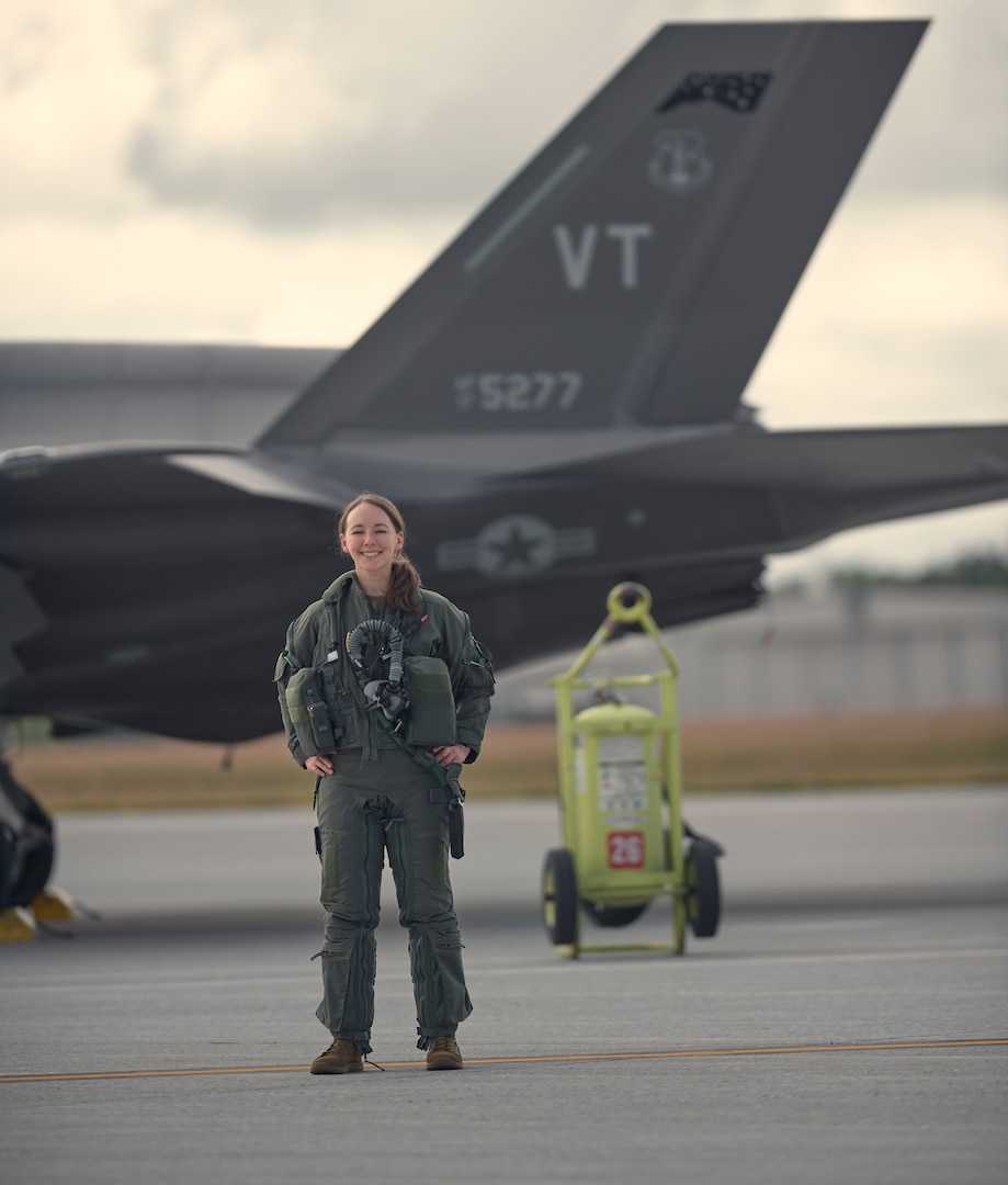 Kentucky woman becomes Air National Guard's first female F-35 pilot