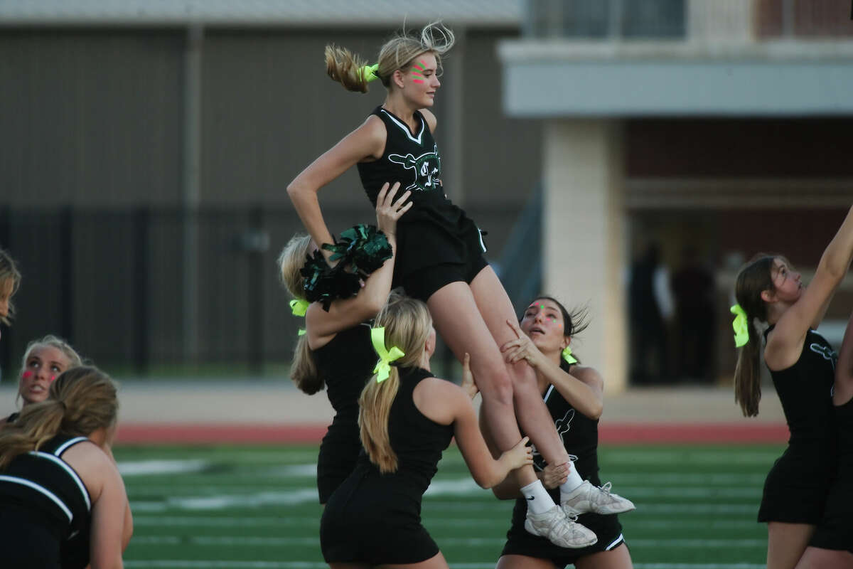 Clear Falls Knights topple Heights Bulldogs