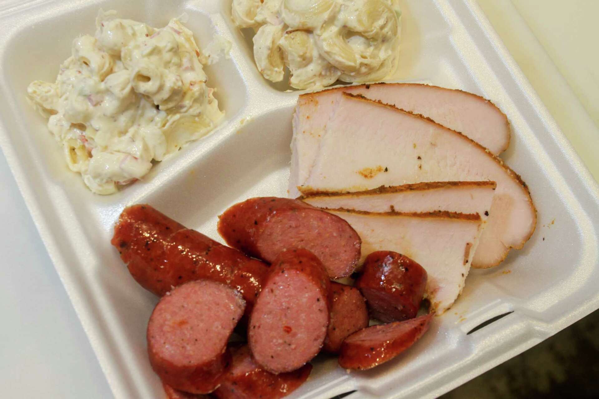 Army vet pitmaster at Feges serves free barbecue to veterans
