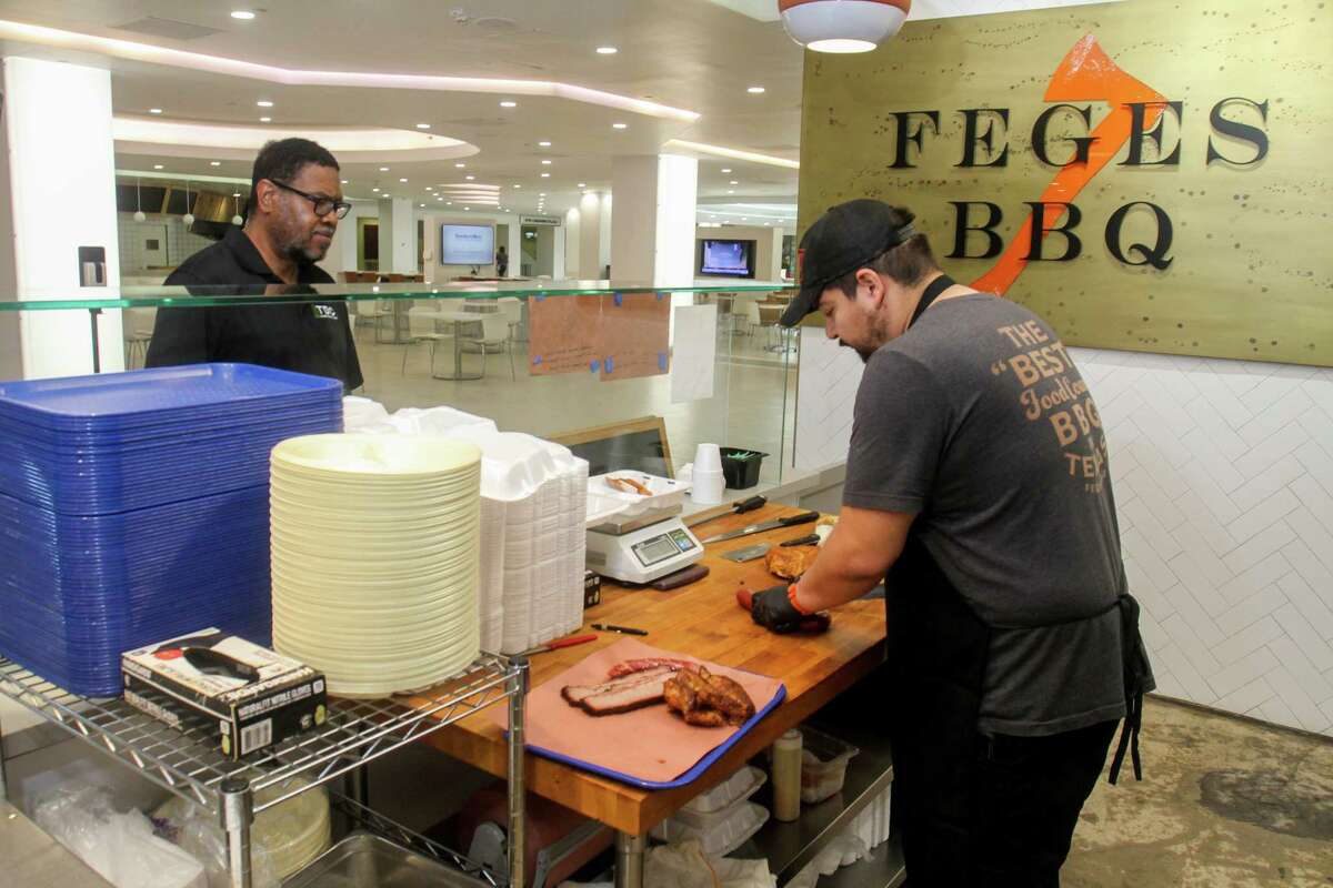 Army vet pitmaster at Feges serves free barbecue to veterans