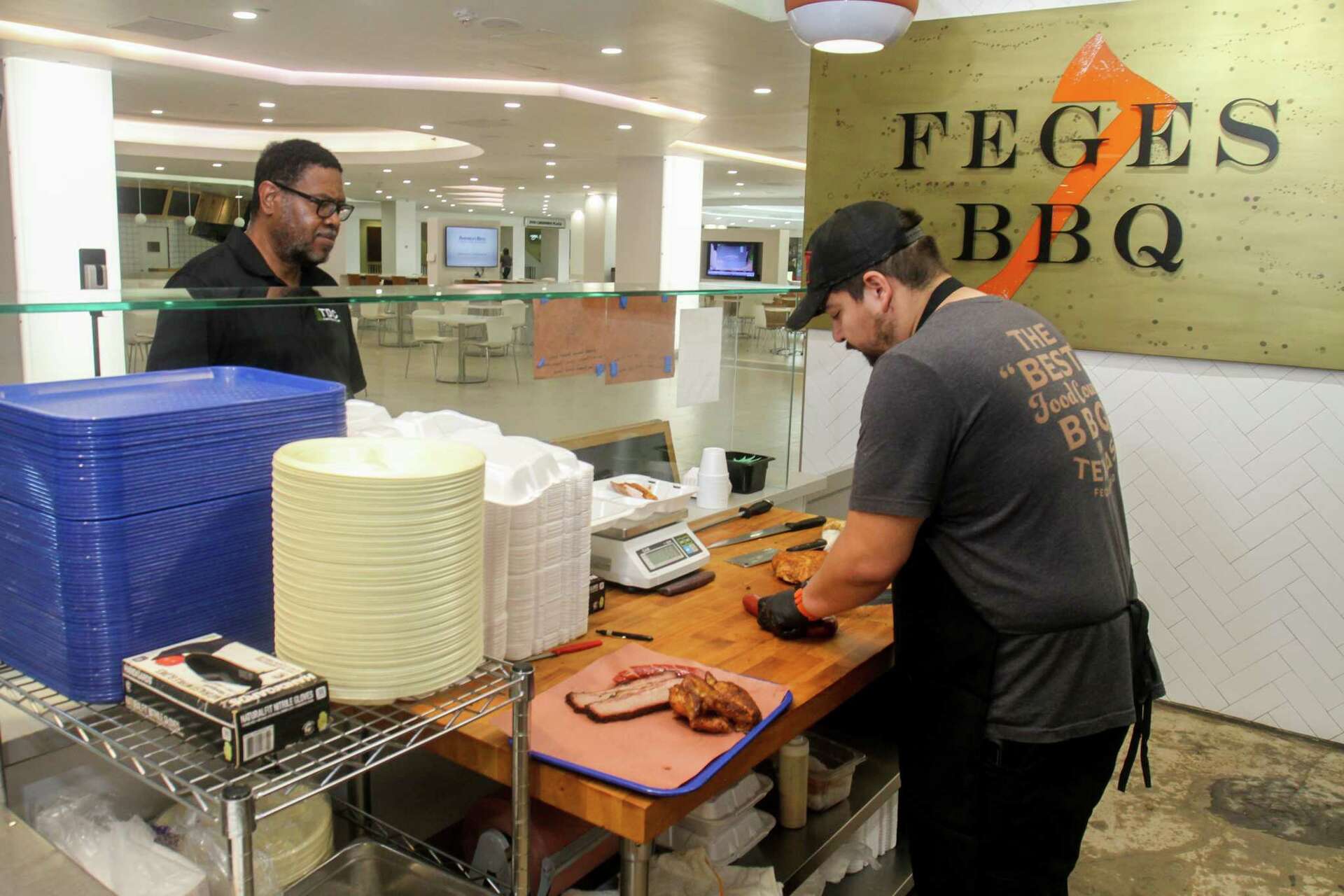 Army vet pitmaster at Feges serves free barbecue to veterans