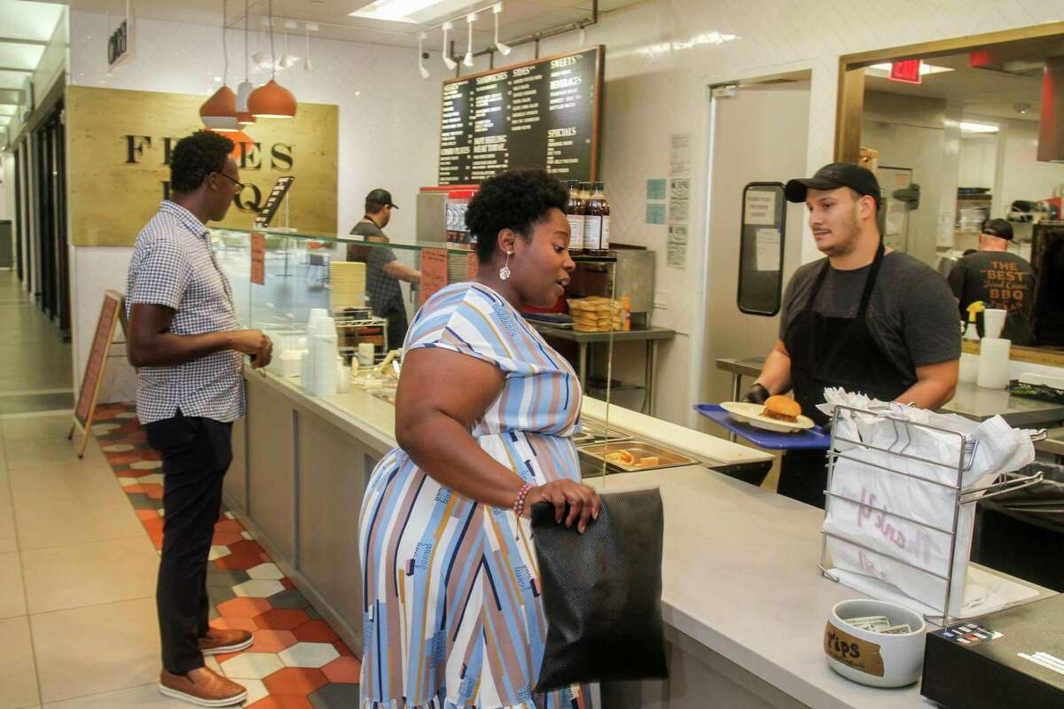 Army vet pitmaster at Feges serves free barbecue to veterans