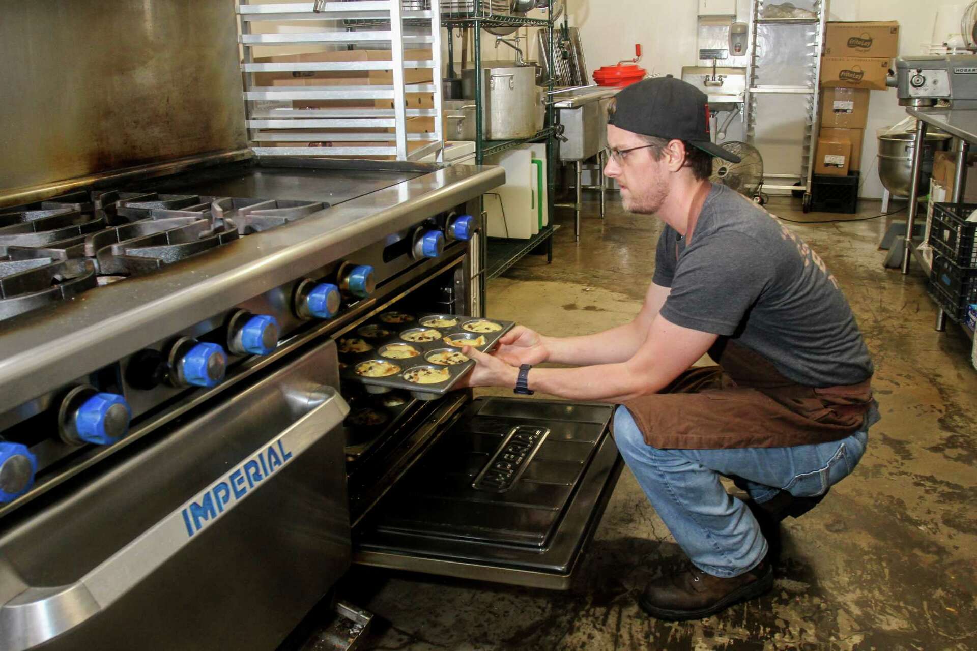 Army vet pitmaster at Feges serves free barbecue to veterans