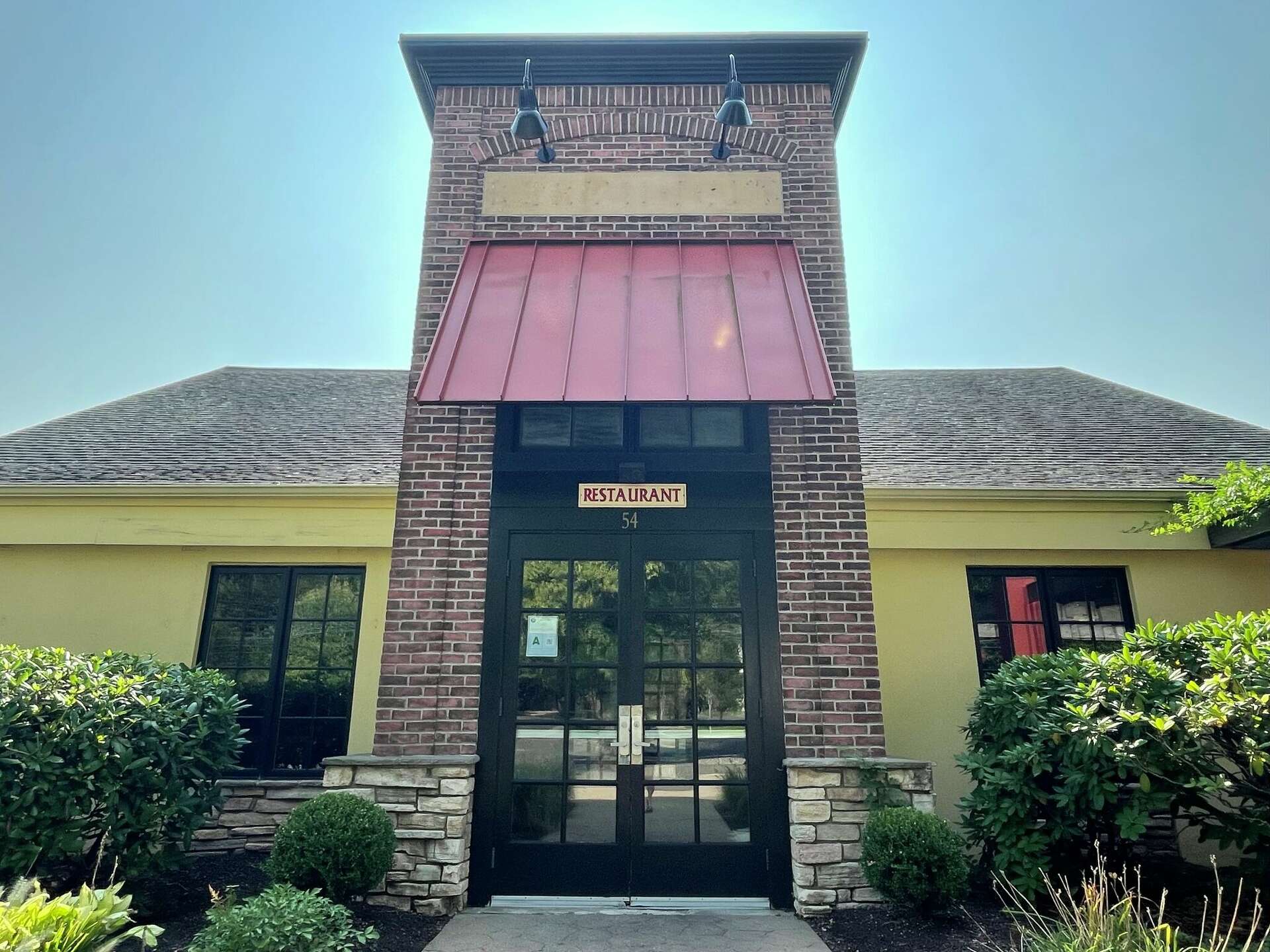 Bertucci's files for bankruptcy and closes more CT restaurants