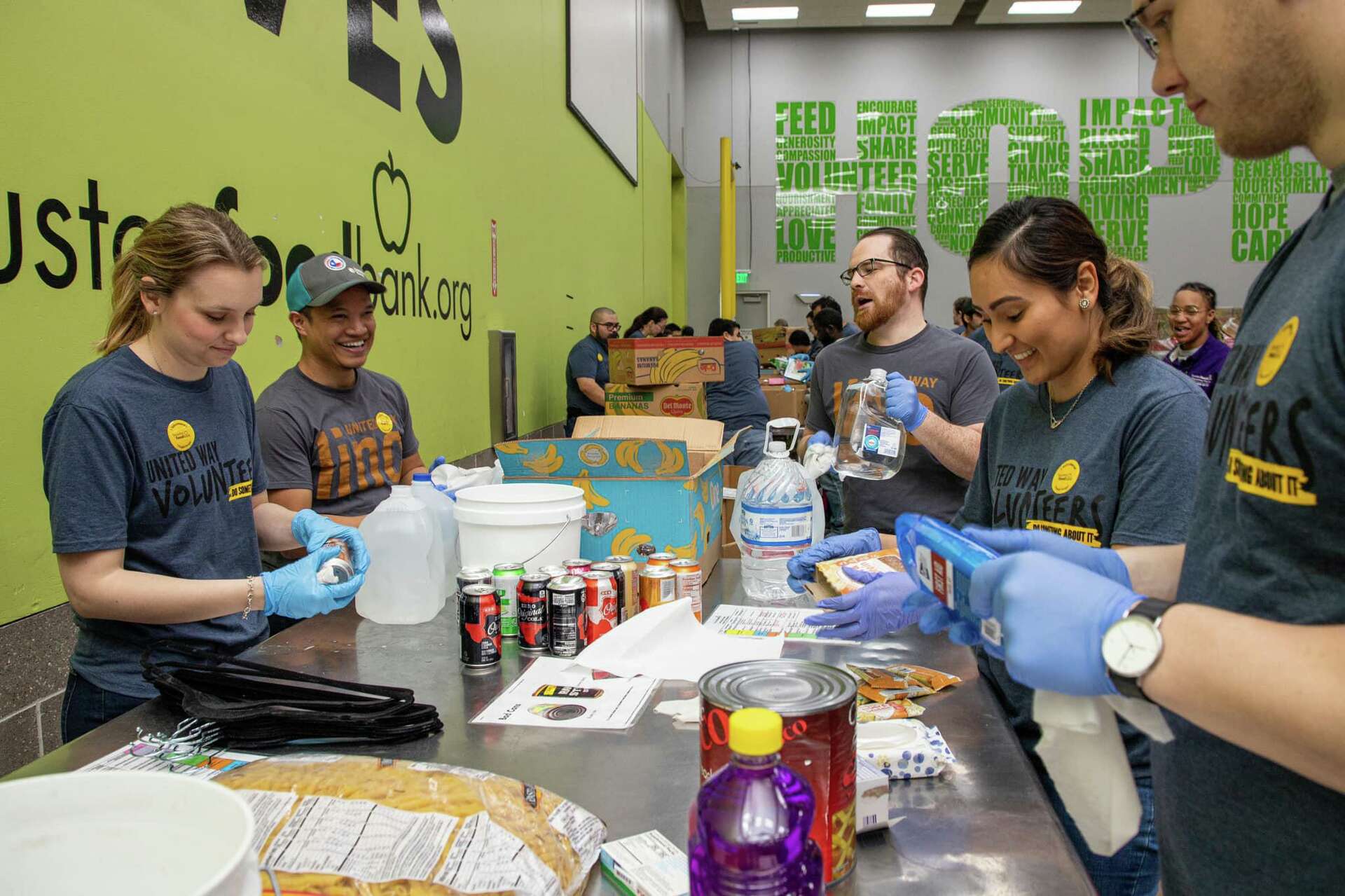 Houston Food Bank: What to know about services and donations