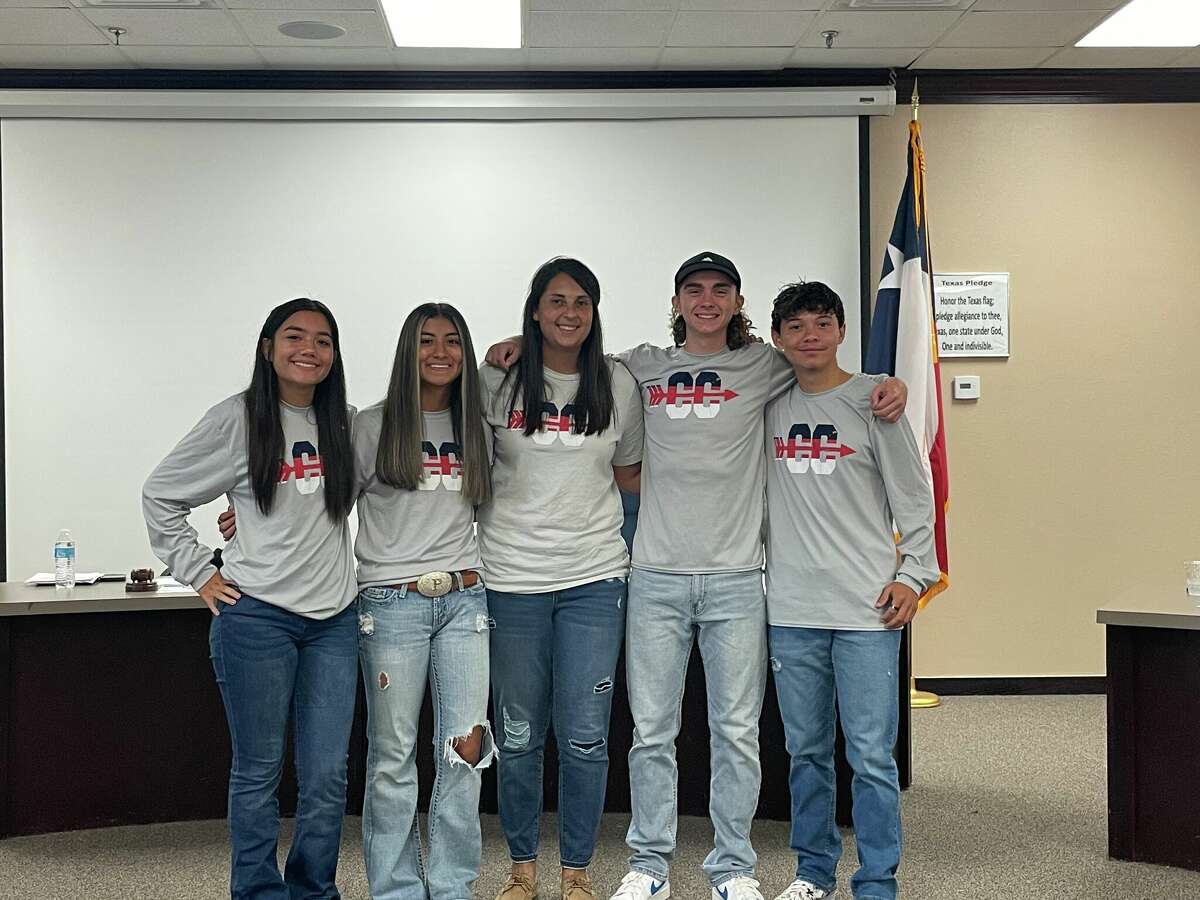 Fall sports captains recognized at school board meeting