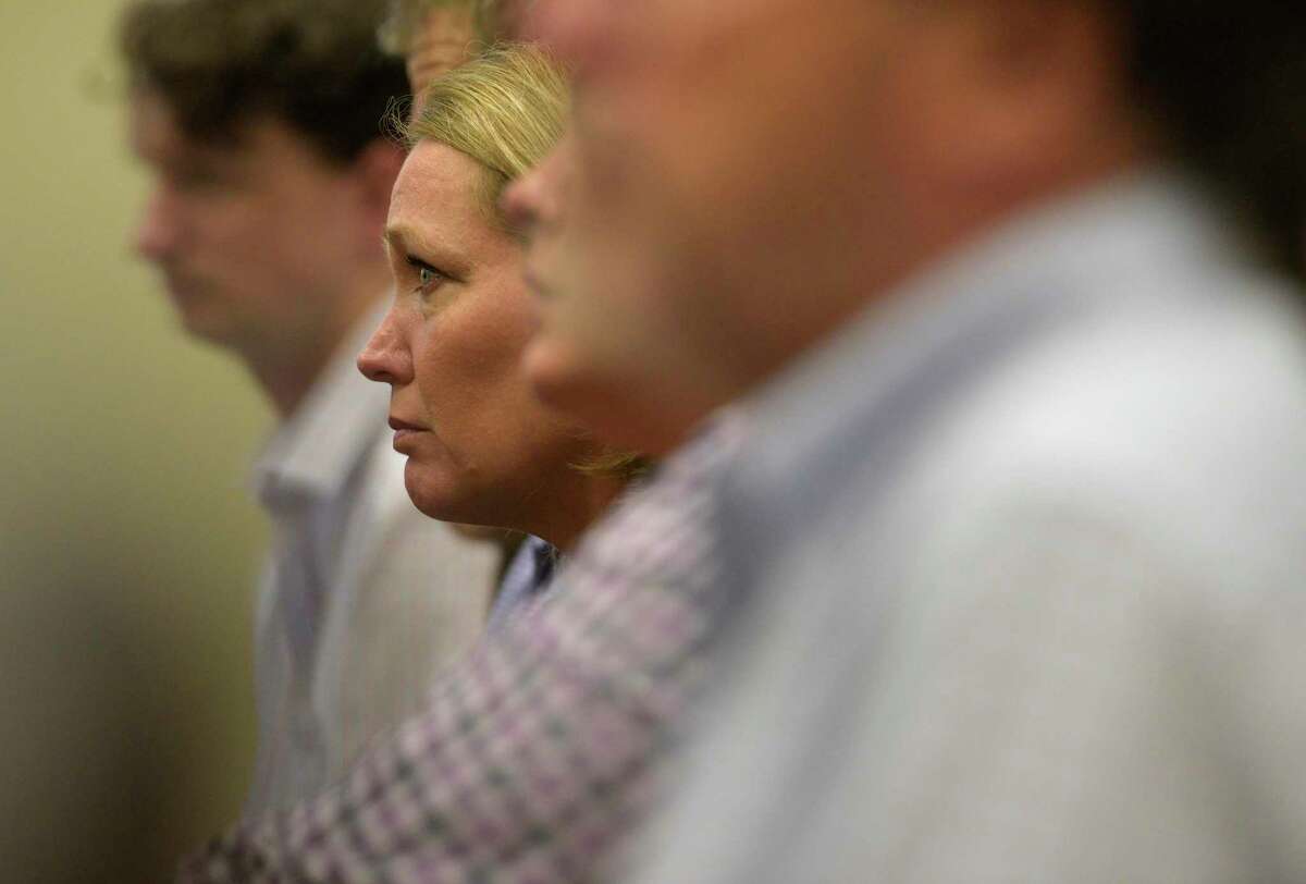 Sandy Hook families’ quiet presence in Alex Jones defamation trial ...