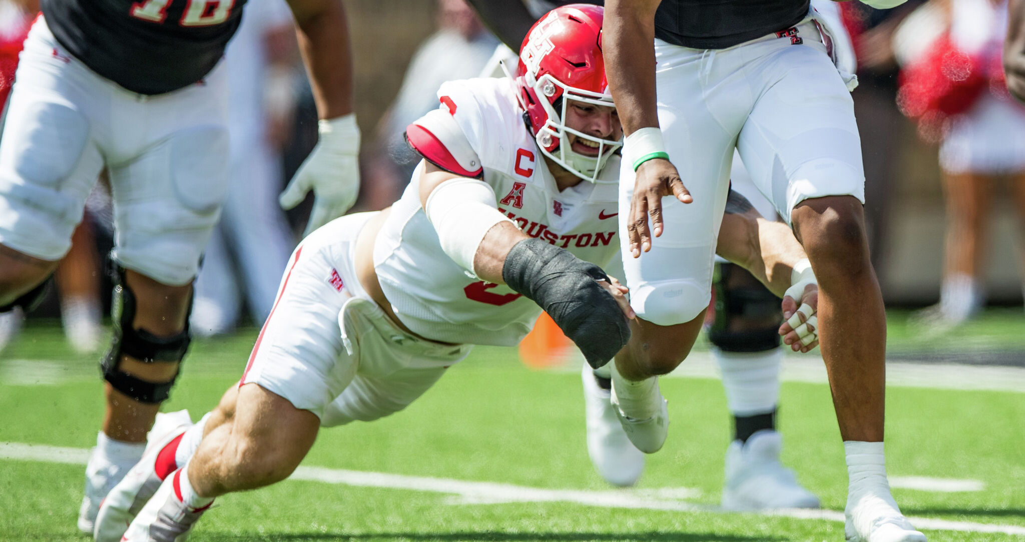 Houston: Derek Parish's jersey, cast at College Hall of Fame