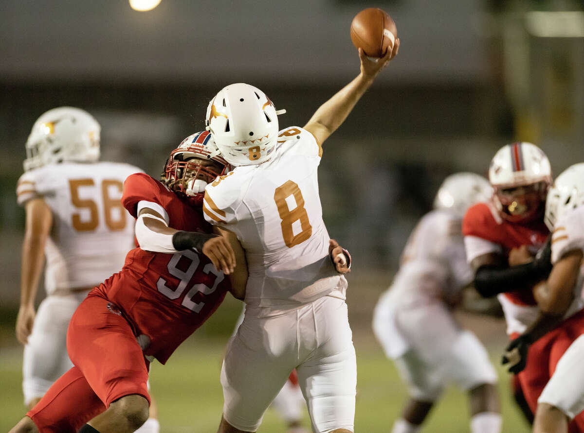 Lamar Texans rout Dobie Longhorns, cap nondistrict schedule