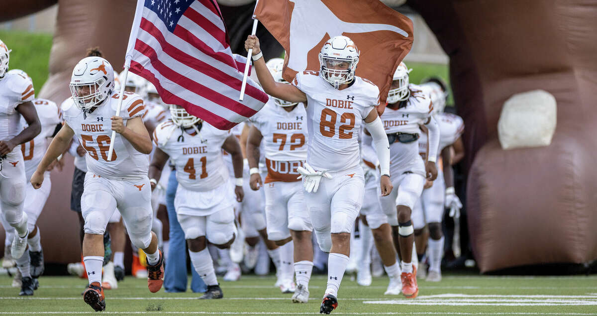 Lamar Texans rout Dobie Longhorns, cap nondistrict schedule