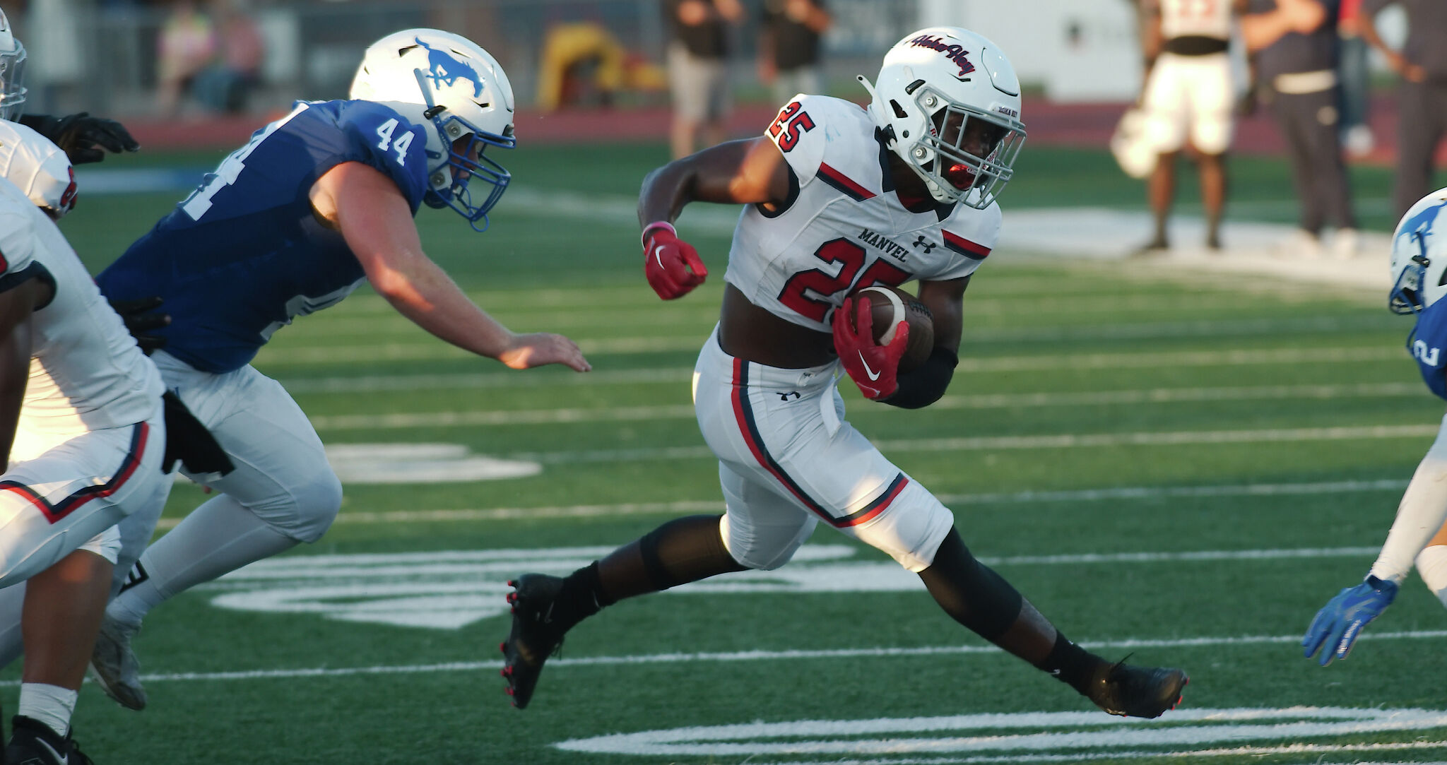 Manvel Mavericks bounce back against Friendswood Mustangs