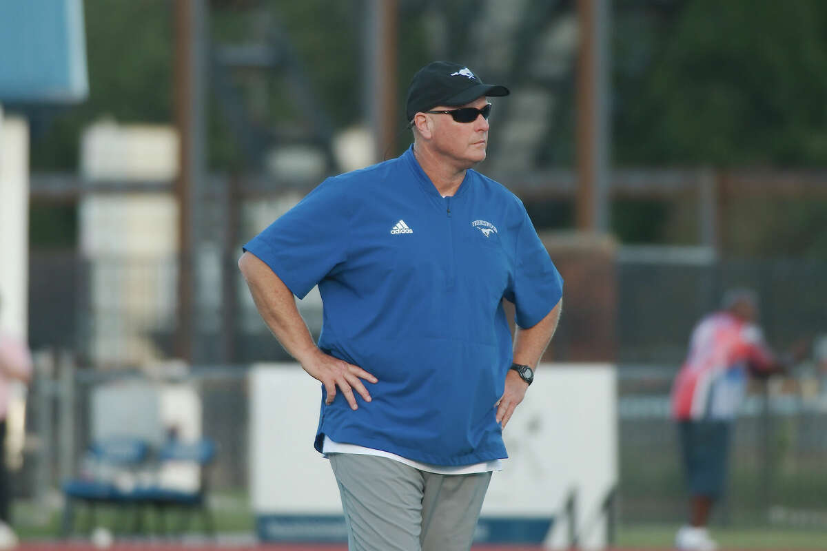 Manvel Mavericks bounce back against Friendswood Mustangs