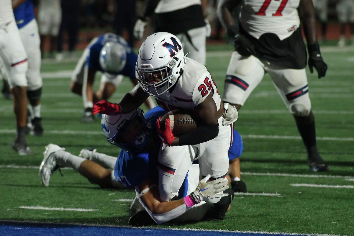 Manvel Mavericks bounce back against Friendswood Mustangs