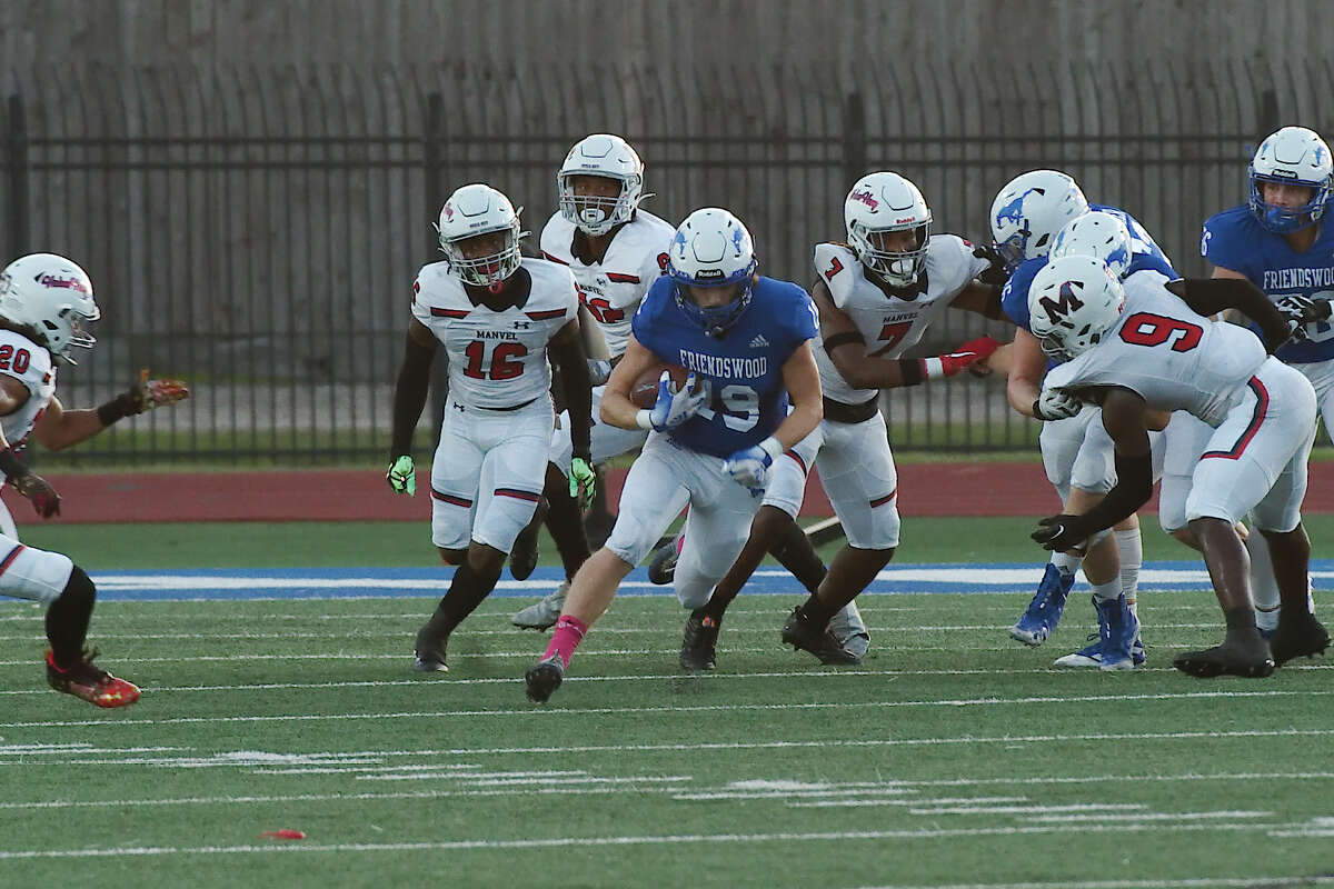 Manvel Mavericks bounce back against Friendswood Mustangs