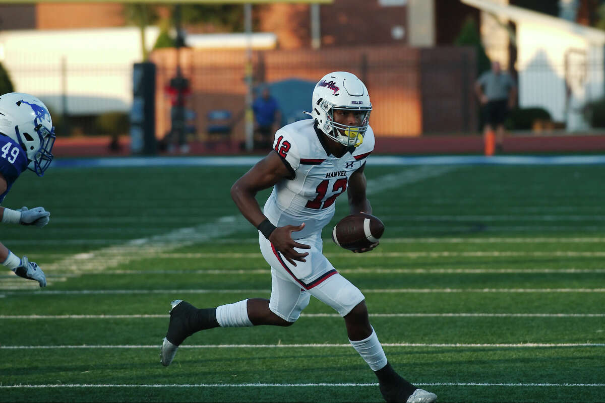 Manvel Mavericks bounce back against Friendswood Mustangs